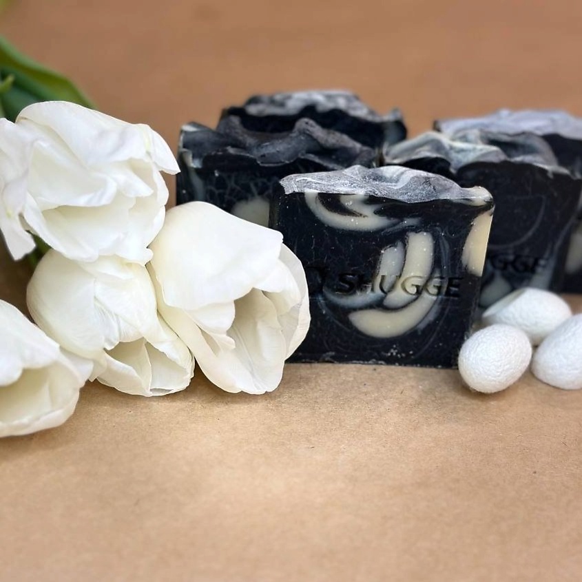 SHUGGE Шунгитовое мыло с шёлком, 1 шт. купить по цене 490₽ в ЛЭТУАЛЬ